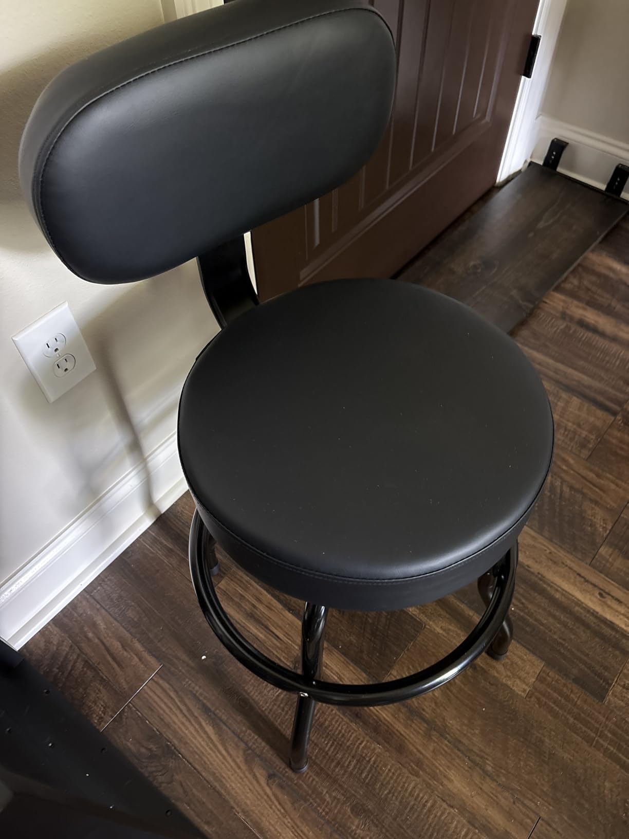 Best Guitar Stools and Chairs 2026: 12 Models Tested & Reviewed