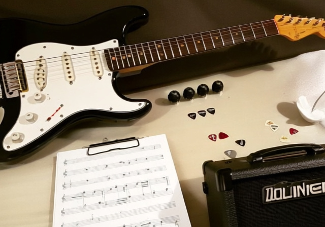 Easy Guitar Riffs for Beginners: 10 Songs to Learn in 2025